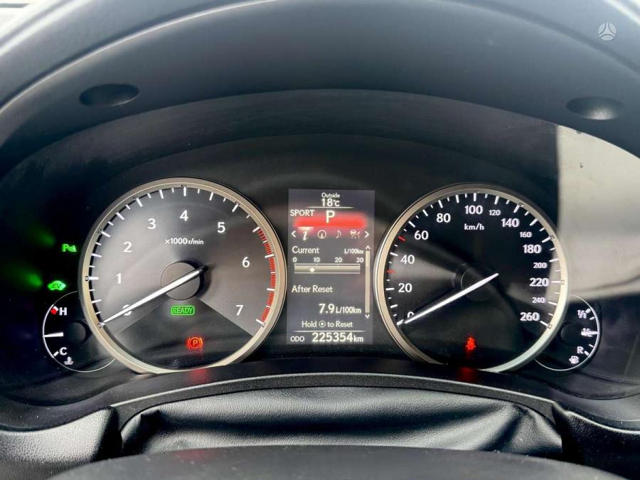 Серый Лексус NX 300h 2016 в Вильнюс, объемом двигателя 2.49 л и пробегом 225 тыс. км за 21500 €, фото 15 на AUTOMOTO.COM.LV
