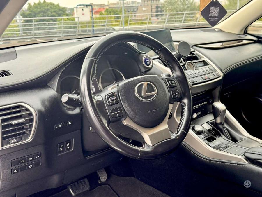 Серый Лексус NX 300h 2016 в Вильнюс, объемом двигателя 2.49 л и пробегом 225 тыс. км за 21500 €, фото 32 на AUTOMOTO.COM.LV