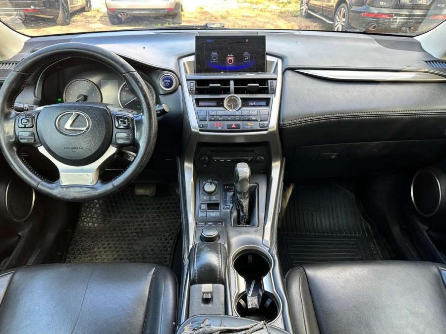 Серый Лексус NX 300h 2016 в Рокишкис, объемом двигателя 2.49 л и пробегом 940 тыс. км за 9950 €, фото 16 на AUTOMOTO.COM.LV