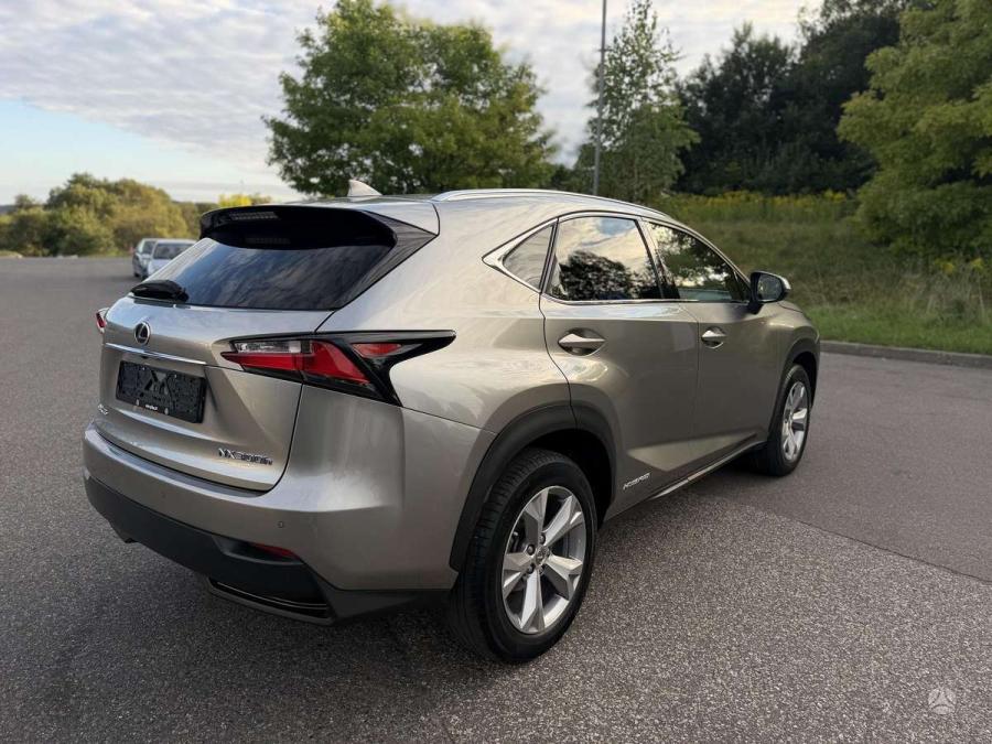 Grey Lexus NX 300h 2016 in Vilnius, with an engine capacity of 2.50 L and mileage of 287 thousand km for 17700 €, photo 6 on AUTOMOTO.COM.LV