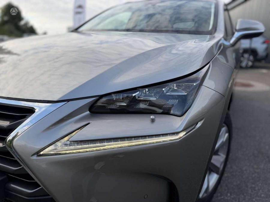 Grey Lexus NX 300h 2016 in Vilnius, with an engine capacity of 2.50 L and mileage of 287 thousand km for 17700 €, photo 11 on AUTOMOTO.COM.LV