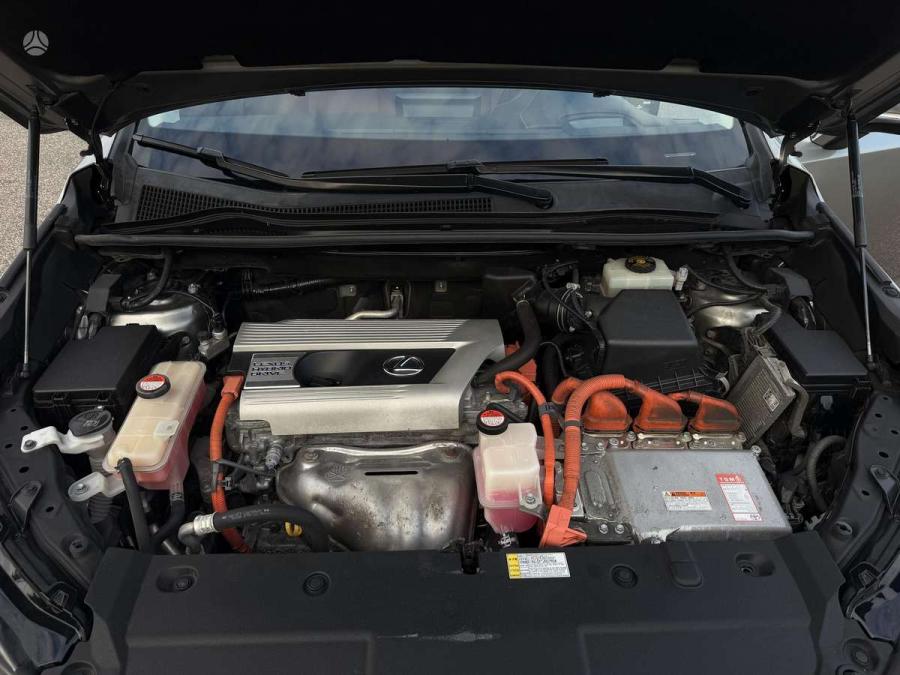Grey Lexus NX 300h 2016 in Vilnius, with an engine capacity of 2.50 L and mileage of 287 thousand km for 17700 €, photo 27 on AUTOMOTO.COM.LV