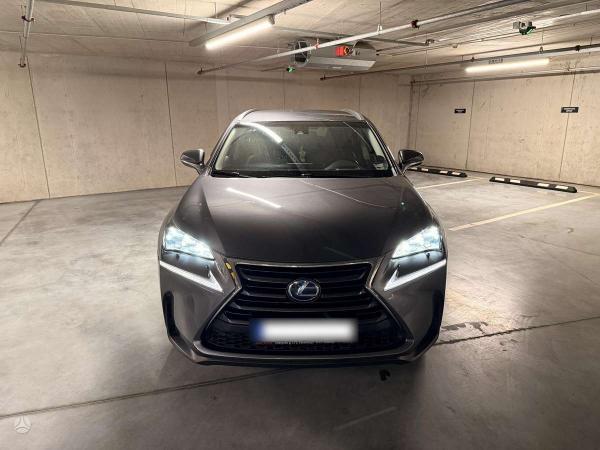 Grey Lexus NX 300h 2016 in Kaunas, with an engine capacity of 2.49 L and mileage of 181 thousand km for 20500 €, photo 3 on AUTOMOTO.COM.LV