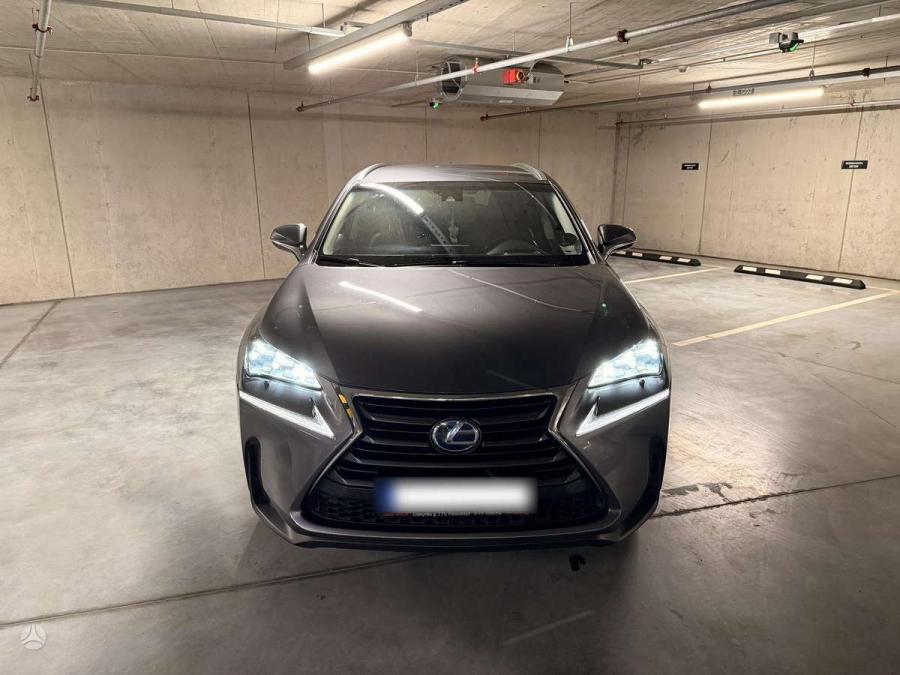 Pelēks Lexus NX 300h 2016 Kauņa, ar dzinēja tilpumu 2.49 L un nobraukumu 181 tūkst. km par 20500 €, foto 3 vietnē AUTOMOTO.COM.LV