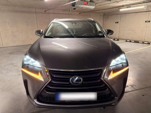 Grey Lexus NX 300h 2016 in Kaunas, with an engine capacity of 2.49 L and mileage of 181 thousand km for 20500 €, photo 4 on AUTOMOTO.COM.LV