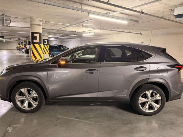 Grey Lexus NX 300h 2016 in Kaunas, with an engine capacity of 2.49 L and mileage of 181 thousand km for 20500 €, photo 6 on AUTOMOTO.COM.LV