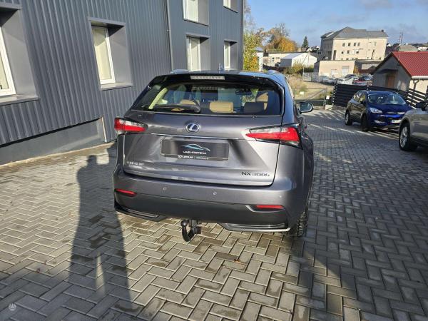Lexus NX 300h 2016 Telšiai vietnē Pelēks Lexus NX 300h 2016 Telšiai, ar dzinēja tilpumu 2.50 L un nobraukumu 202 tūkst. km par 16499 €, foto 11 vietnē AUTOMOTO.COM.LV