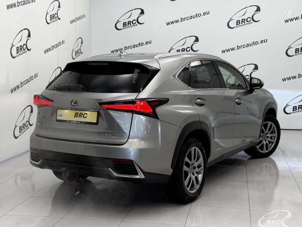 Pelēks Lexus NX 300h 2017 Viļņa, ar dzinēja tilpumu 2.49 L un nobraukumu 277 tūkst. km par 16900 €, foto 3 vietnē AUTOMOTO.COM.LV