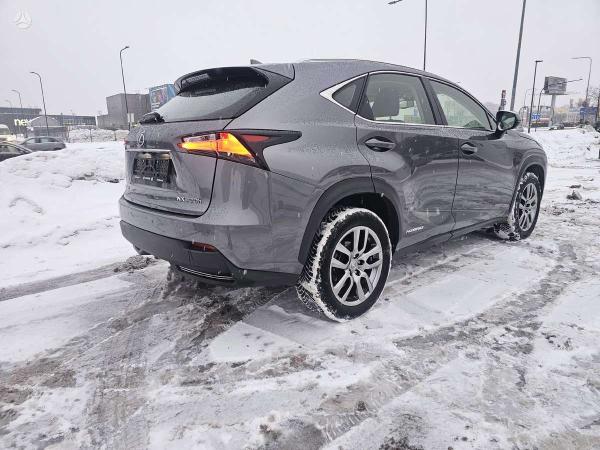 Grey Lexus NX 300h 2017 in Kaunas, with an engine capacity of 2.49 L and mileage of 162 thousand km for 19300 €, photo 5 on AUTOMOTO.COM.LV