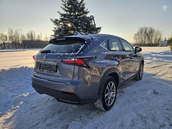 Pelēks Lexus NX 300h 2017 Kauņa, ar dzinēja tilpumu 2.49 L un nobraukumu 162 tūkst. km par 19300 €, foto 5 vietnē AUTOMOTO.COM.LV
