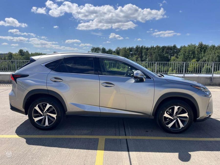 Pelēks Lexus NX 300h 2017 Viļņa, ar dzinēja tilpumu 2.49 L un nobraukumu 147 tūkst. km par 24999 €, foto 9 vietnē AUTOMOTO.COM.LV