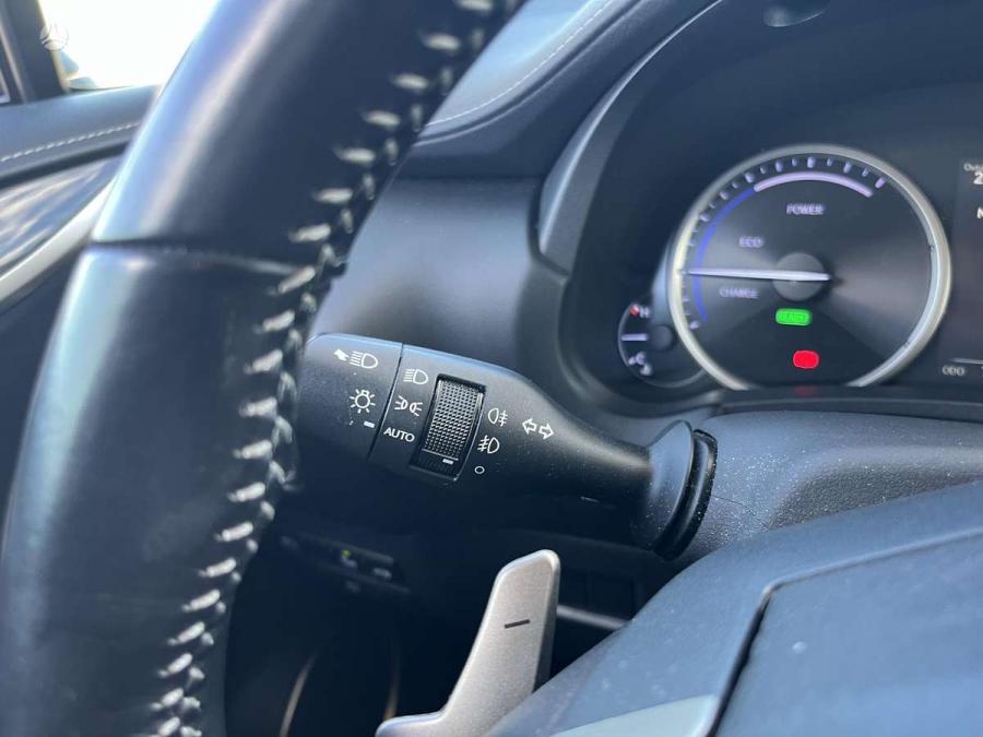 Pelēks Lexus NX 300h 2017 Viļņa, ar dzinēja tilpumu 2.49 L un nobraukumu 147 tūkst. km par 24999 €, foto 32 vietnē AUTOMOTO.COM.LV