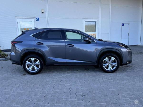 Pelēks Lexus NX 300h 2017 Viļņa, ar dzinēja tilpumu 2.49 L un nobraukumu 198 tūkst. km par 22700 €, foto 6 vietnē AUTOMOTO.COM.LV