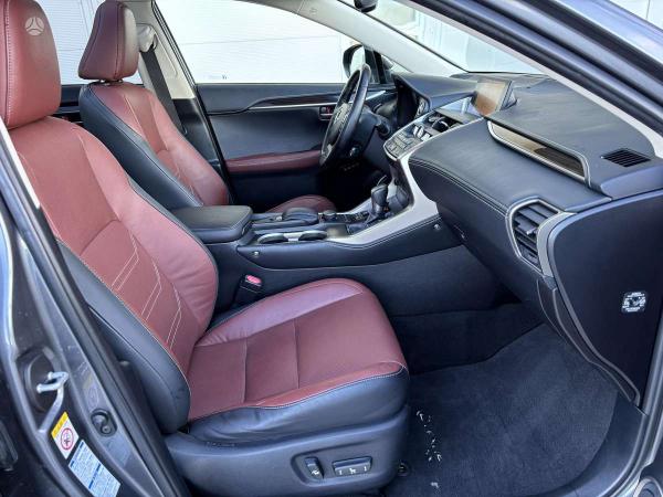 Pelēks Lexus NX 300h 2017 Viļņa, ar dzinēja tilpumu 2.49 L un nobraukumu 198 tūkst. km par 22700 €, foto 9 vietnē AUTOMOTO.COM.LV