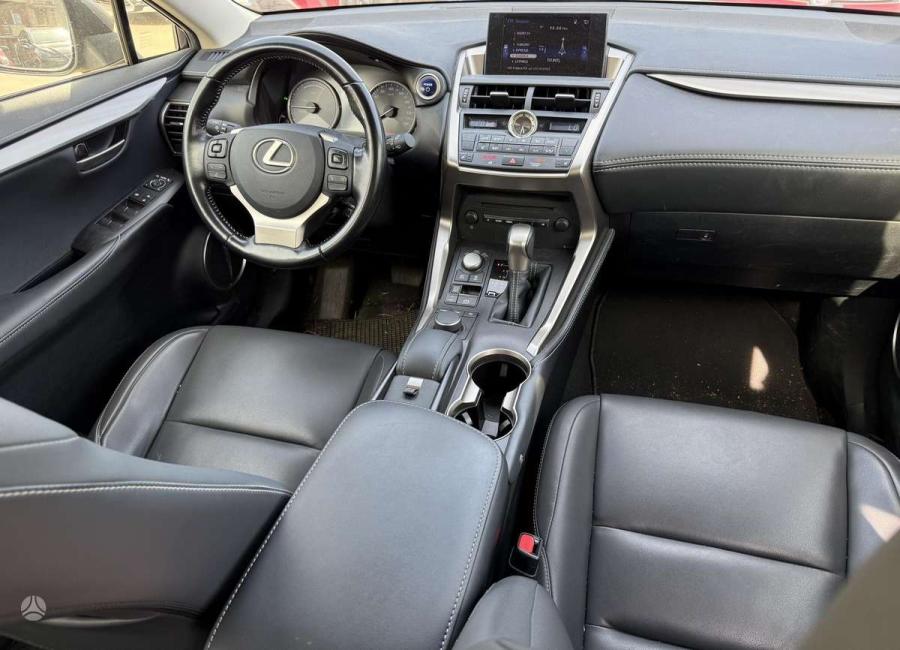 Pelēks Lexus NX 300h 2017 Šauļi, ar dzinēja tilpumu 2.49 L un nobraukumu 0 tūkst. km par 18200 €, foto 9 vietnē AUTOMOTO.COM.LV