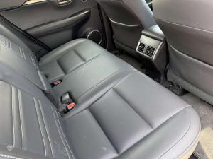 Pelēks Lexus NX 300h 2017 Šauļi, ar dzinēja tilpumu 2.49 L un nobraukumu 0 tūkst. km par 18200 €, foto 11 vietnē AUTOMOTO.COM.LV