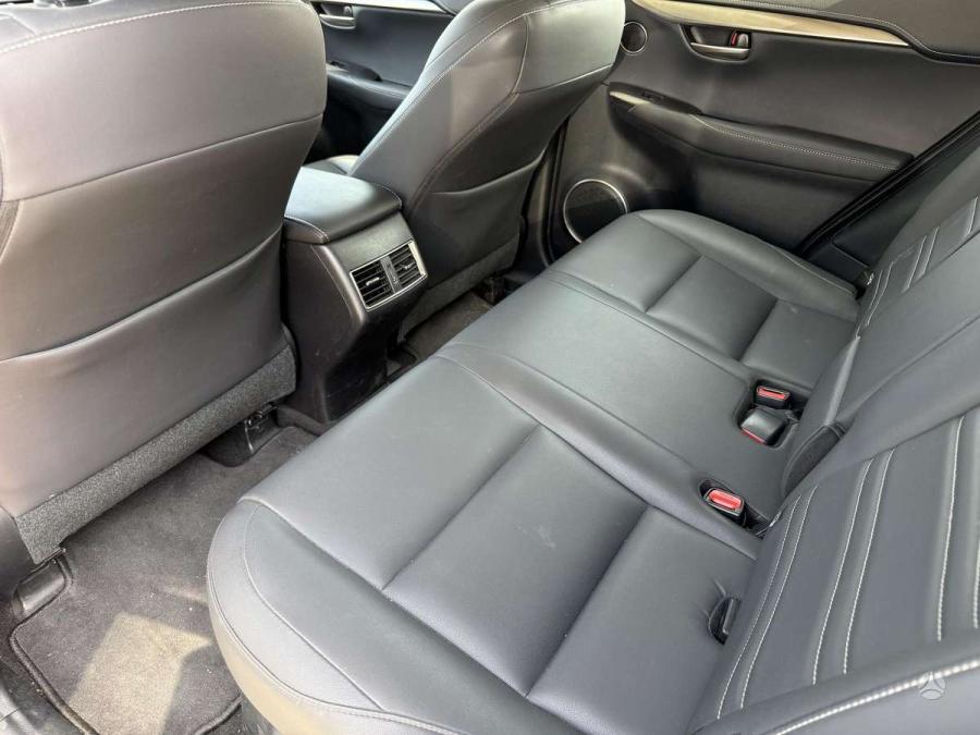 Pelēks Lexus NX 300h 2017 Šauļi, ar dzinēja tilpumu 2.49 L un nobraukumu 0 tūkst. km par 18200 €, foto 12 vietnē AUTOMOTO.COM.LV