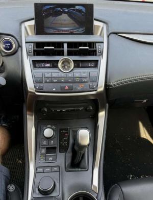 Pelēks Lexus NX 300h 2017 Šauļi, ar dzinēja tilpumu 2.49 L un nobraukumu 0 tūkst. km par 18200 €, foto 13 vietnē AUTOMOTO.COM.LV