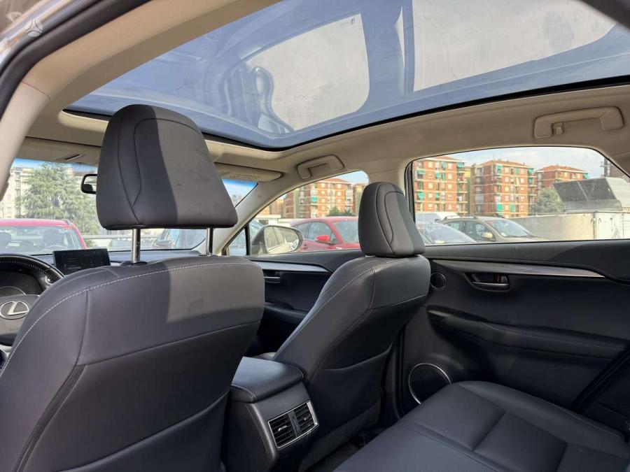 Pelēks Lexus NX 300h 2017 Šauļi, ar dzinēja tilpumu 2.49 L un nobraukumu 0 tūkst. km par 18200 €, foto 15 vietnē AUTOMOTO.COM.LV