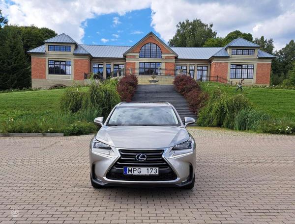 Grey Lexus NX 300h 2017 in Vilnius, with an engine capacity of 2.49 L and mileage of 136 thousand km for 21500 €, photo 2 on AUTOMOTO.COM.LV