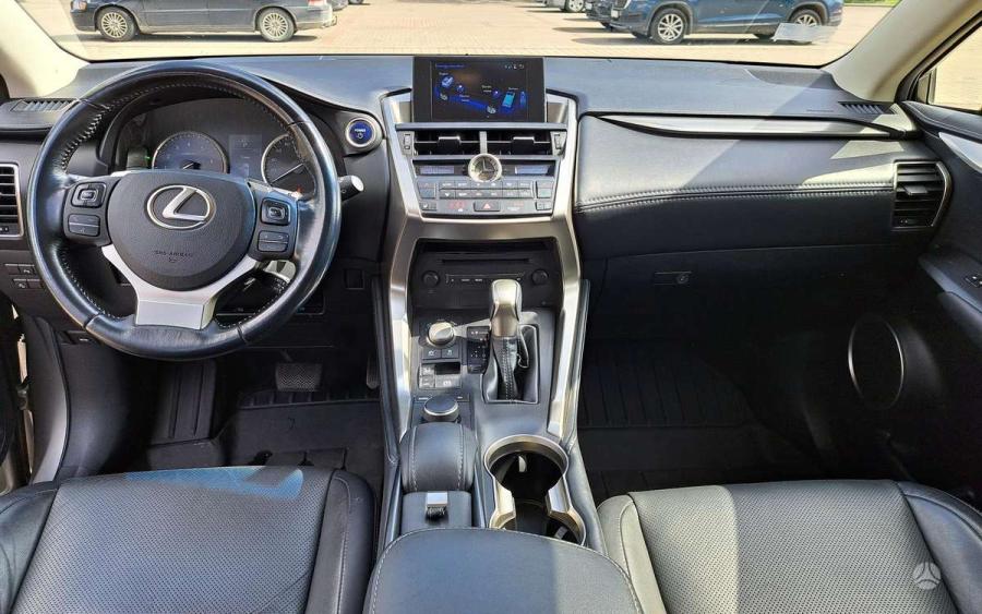 Серый Лексус NX 300h 2017 в Вильнюс, объемом двигателя 2.49 л и пробегом 136 тыс. км за 21500 €, фото 9 на AUTOMOTO.COM.LV