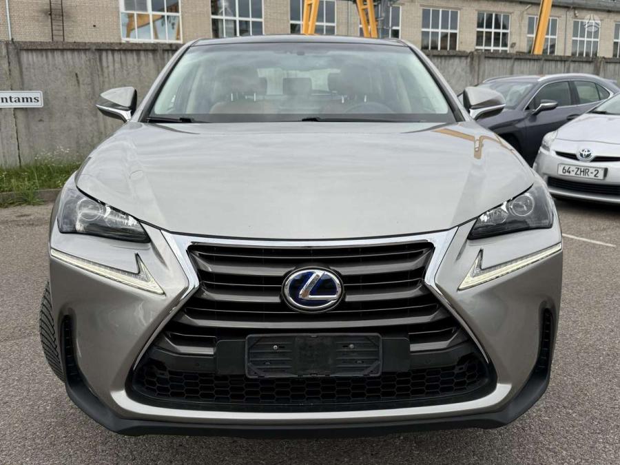 Grey Lexus NX 300h 2017 in Vilnius, with an engine capacity of 2.49 L and mileage of 214 thousand km for 18200 €, photo 5 on AUTOMOTO.COM.LV