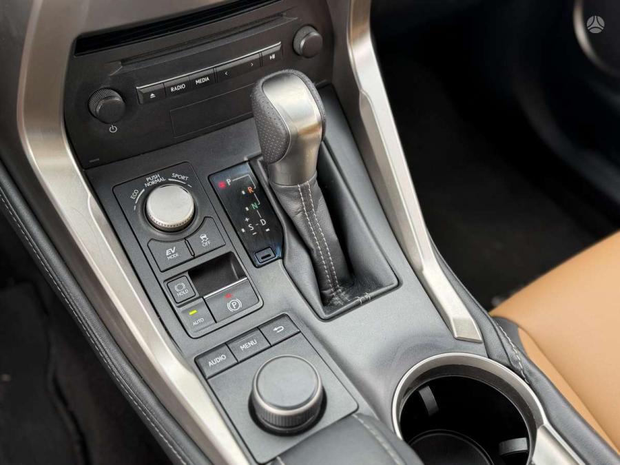 Grey Lexus NX 300h 2017 in Vilnius, with an engine capacity of 2.49 L and mileage of 214 thousand km for 18200 €, photo 21 on AUTOMOTO.COM.LV