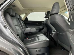 Pelēks Lexus NX 300h 2017 Viļņa, ar dzinēja tilpumu 2.48 L un nobraukumu 169 tūkst. km par 25900 €, foto 8 vietnē AUTOMOTO.COM.LV