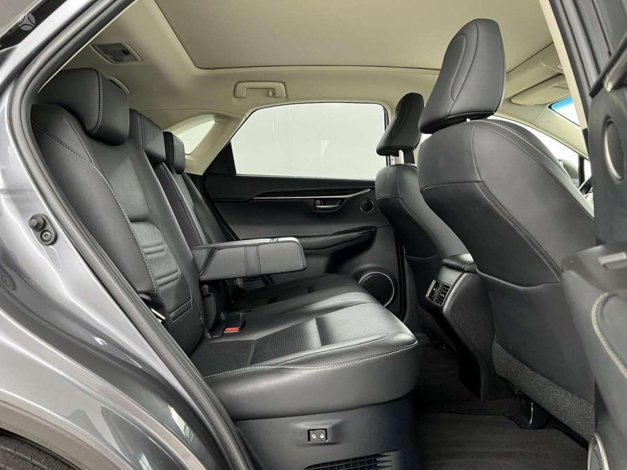 Pelēks Lexus NX 300h 2017 Viļņa, ar dzinēja tilpumu 2.48 L un nobraukumu 169 tūkst. km par 25900 €, foto 8 vietnē AUTOMOTO.COM.LV