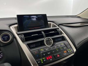 Pelēks Lexus NX 300h 2017 Viļņa, ar dzinēja tilpumu 2.48 L un nobraukumu 169 tūkst. km par 25900 €, foto 24 vietnē AUTOMOTO.COM.LV