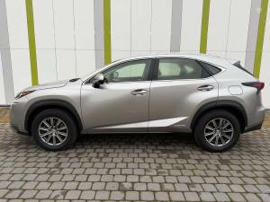 Grey Lexus NX 300h 2017 in Raseiniai, with an engine capacity of 2.49 L and mileage of 233 thousand km for 16900 €, photo 3 on AUTOMOTO.COM.LV