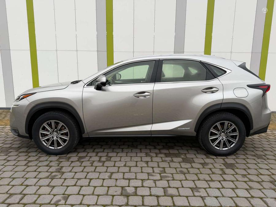 Grey Lexus NX 300h 2017 in Raseiniai, with an engine capacity of 2.49 L and mileage of 233 thousand km for 16900 €, photo 3 on AUTOMOTO.COM.LV