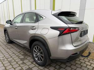 Grey Lexus NX 300h 2017 in Raseiniai, with an engine capacity of 2.49 L and mileage of 233 thousand km for 16900 €, photo 4 on AUTOMOTO.COM.LV