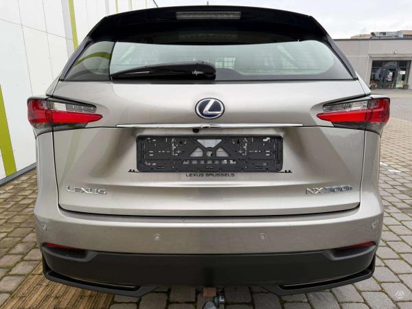 Lexus NX 300h 2017 in Raseiniai on AUTOMOTO.COM.LV Grey Lexus NX 300h 2017 in Raseiniai, with an engine capacity of 2.49 L and mileage of 233 thousand km for 16900 €, photo 5 on AUTOMOTO.COM.LV