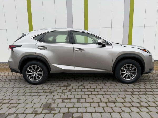 Lexus NX 300h 2017 in Raseiniai on AUTOMOTO.COM.LV Grey Lexus NX 300h 2017 in Raseiniai, with an engine capacity of 2.49 L and mileage of 233 thousand km for 16900 €, photo 7 on AUTOMOTO.COM.LV