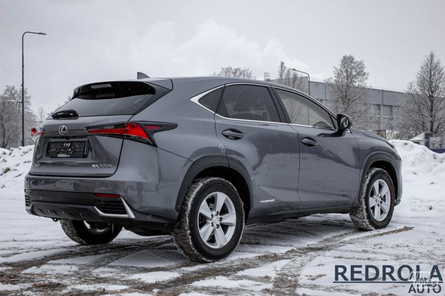 Grey Lexus NX 300h 2018 in Kaunas, with an engine capacity of 2.50 L and mileage of 181 thousand km for 22500 €, photo 4 on AUTOMOTO.COM.LV