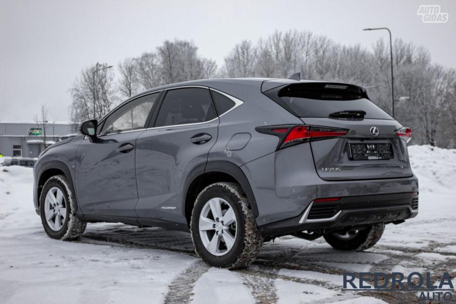 Grey Lexus NX 300h 2018 in Kaunas, with an engine capacity of 2.50 L and mileage of 181 thousand km for 22500 €, photo 6 on AUTOMOTO.COM.LV