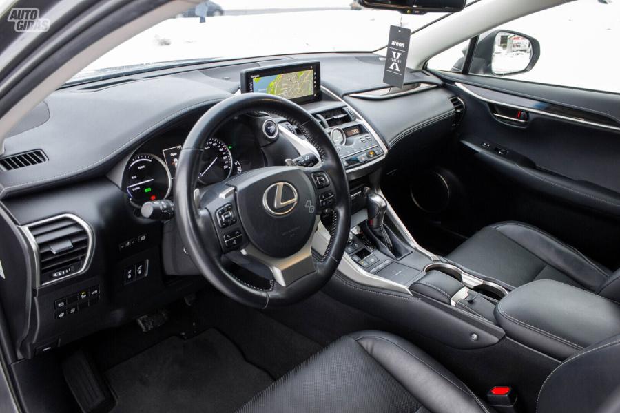 Grey Lexus NX 300h 2018 in Kaunas, with an engine capacity of 2.50 L and mileage of 181 thousand km for 22500 €, photo 7 on AUTOMOTO.COM.LV