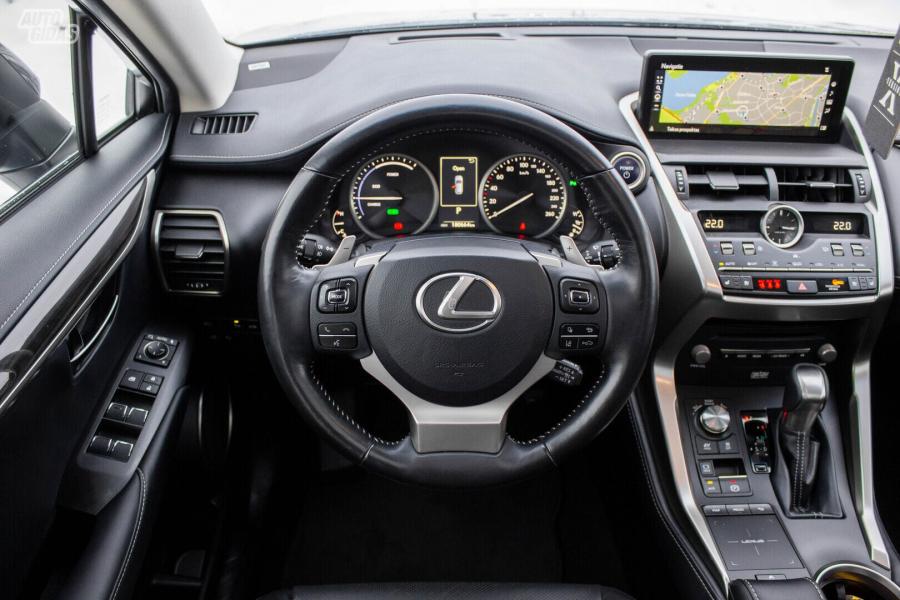 Grey Lexus NX 300h 2018 in Kaunas, with an engine capacity of 2.50 L and mileage of 181 thousand km for 22500 €, photo 10 on AUTOMOTO.COM.LV