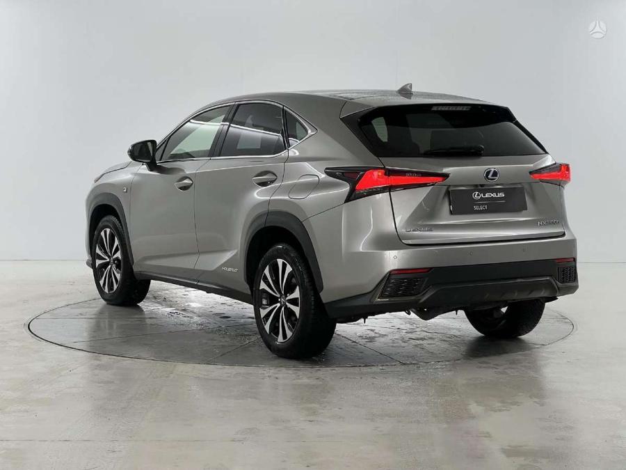 Grey Lexus NX 300h 2018 in Vilnius, with an engine capacity of 2.49 L and mileage of 68 thousand km for 29900 €, photo 17 on AUTOMOTO.COM.LV