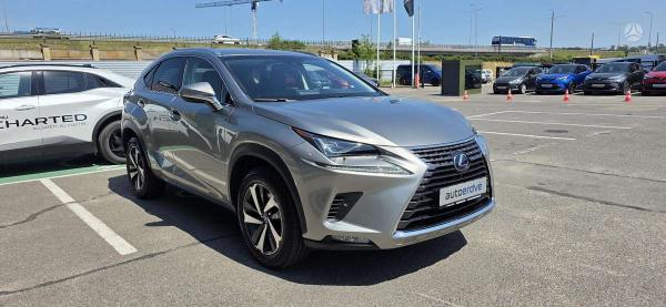 Grey Lexus NX 300h 2018 in Vilnius, with an engine capacity of 2.49 L and mileage of 76 thousand km for 29980 €, photo 3 on AUTOMOTO.COM.LV