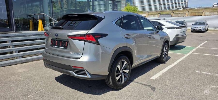 Серый Лексус NX 300h 2018 в Вильнюс, объемом двигателя 2.49 л и пробегом 76 тыс. км за 29980 €, фото 6 на AUTOMOTO.COM.LV