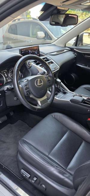 Серый Лексус NX 300h 2018 в Вильнюс, объемом двигателя 2.49 л и пробегом 76 тыс. км за 29980 €, фото 23 на AUTOMOTO.COM.LV