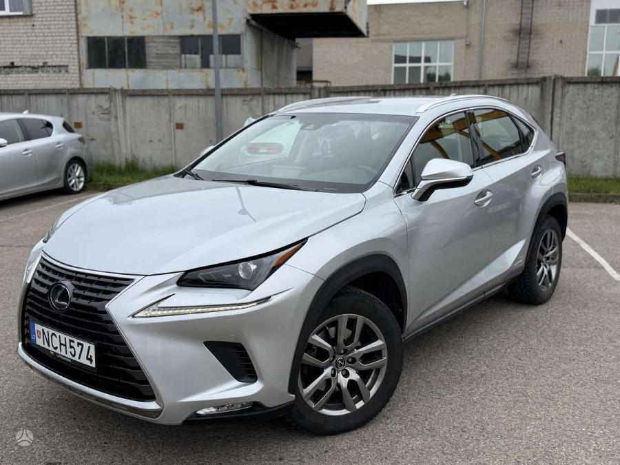 Серый Лексус NX 300h 2018 в Вильнюс, объемом двигателя 2.49 л и пробегом 168 тыс. км за 20500 €, фото 1 на AUTOMOTO.COM.LV