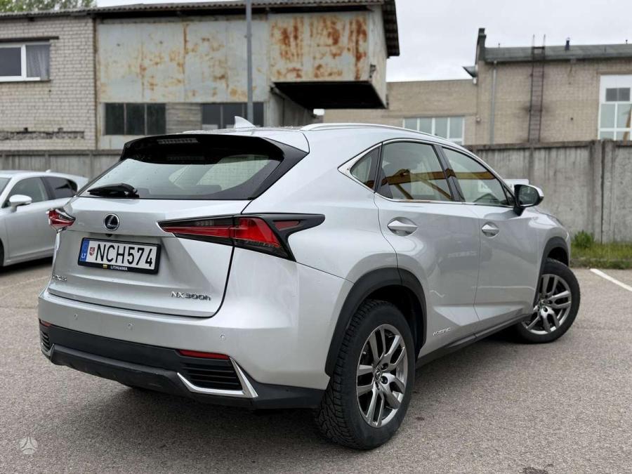 Серый Лексус NX 300h 2018 в Вильнюс, объемом двигателя 2.49 л и пробегом 168 тыс. км за 20500 €, фото 7 на AUTOMOTO.COM.LV