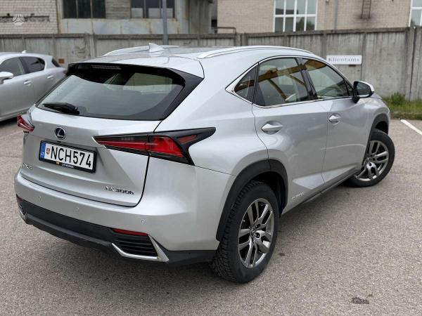 Grey Lexus NX 300h 2018 in Vilnius, with an engine capacity of 2.49 L and mileage of 168 thousand km for 20500 €, photo 7 on AUTOMOTO.COM.LV
