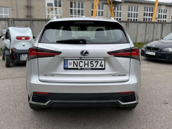 Grey Lexus NX 300h 2018 in Vilnius, with an engine capacity of 2.49 L and mileage of 168 thousand km for 20500 €, photo 8 on AUTOMOTO.COM.LV