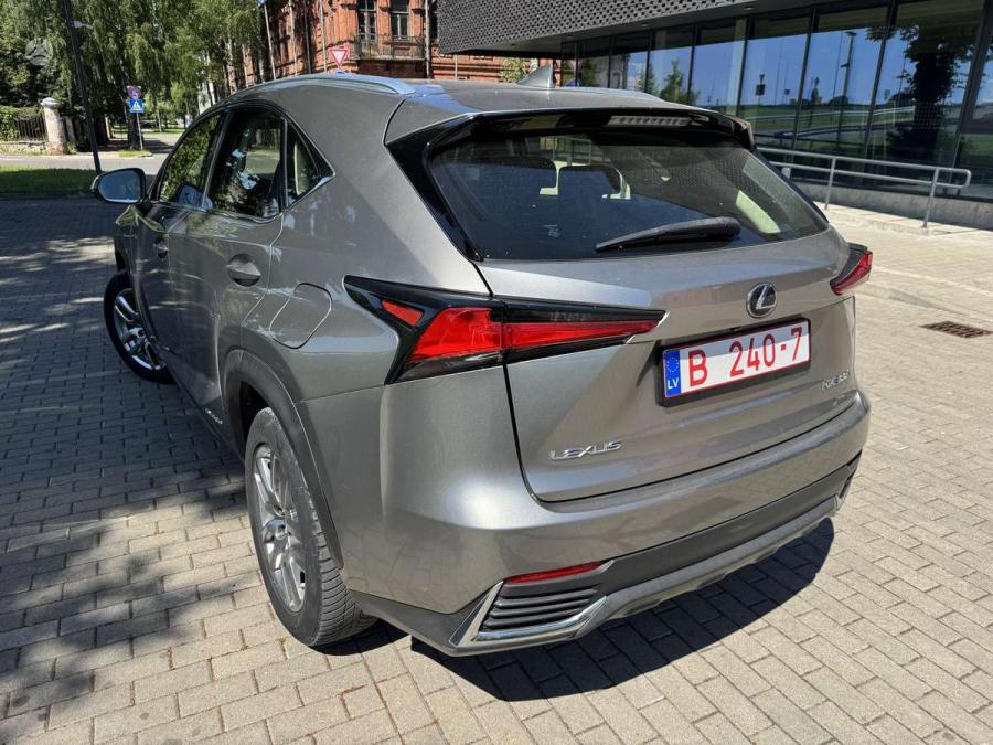 Серый Лексус NX 300h 2018 в Даугавпилс, объемом двигателя 2.49 л и пробегом 158 тыс. км за 21200 €, фото 7 на AUTOMOTO.COM.LV