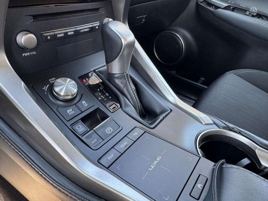 Серый Лексус NX 300h 2018 в Даугавпилс, объемом двигателя 2.49 л и пробегом 158 тыс. км за 21200 €, фото 22 на AUTOMOTO.COM.LV