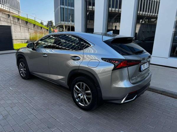 Grey Lexus NX 300h 2018 in Vilnius, with an engine capacity of 2.49 L and mileage of 184 thousand km for 25200 €, photo 3 on AUTOMOTO.COM.LV